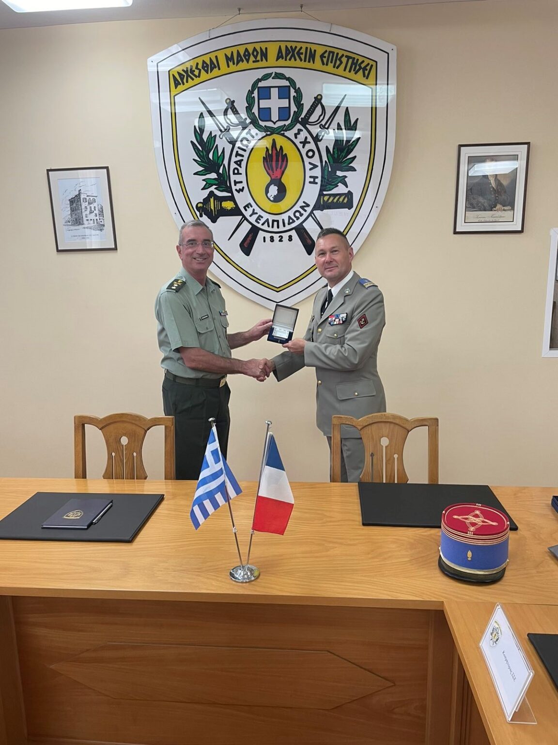 Visit of the Deputy Commander of Saint – Cyr Military Academy in Greece ...