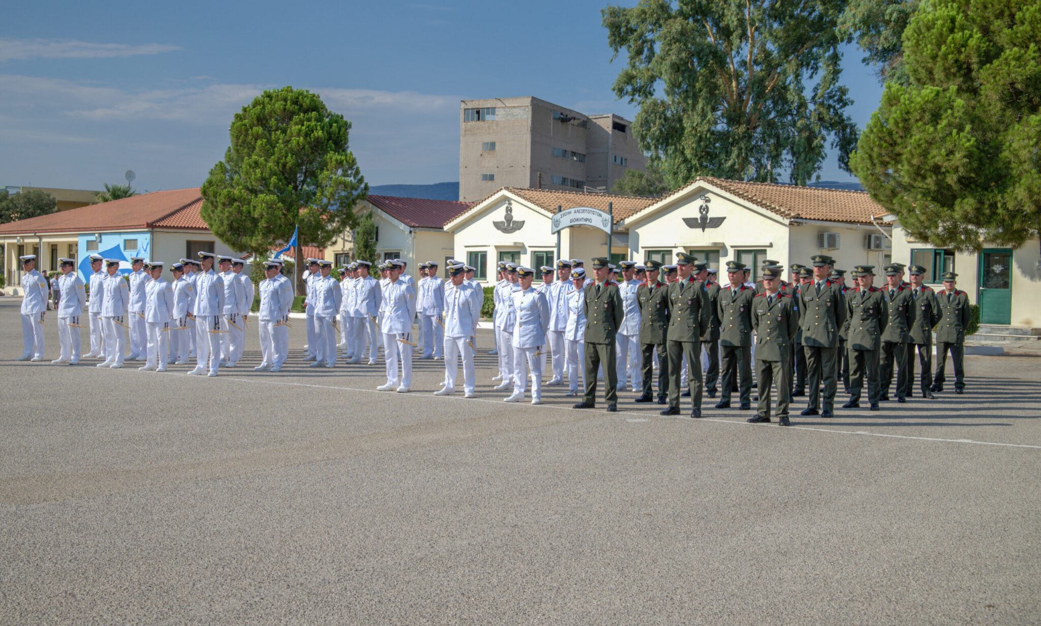 Απονομή Πτυχίων και Διακριτικών Πτερύγων Αλεξιπτωτιστή Στατικού Ιμάντα ...
